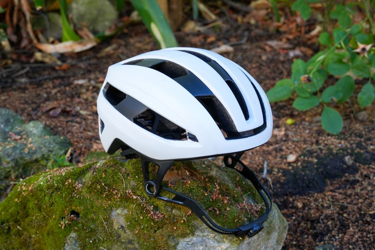 Review: The Canyon Disruptr CFR Helmet Isn’t the Revolution I Hoped for ...
