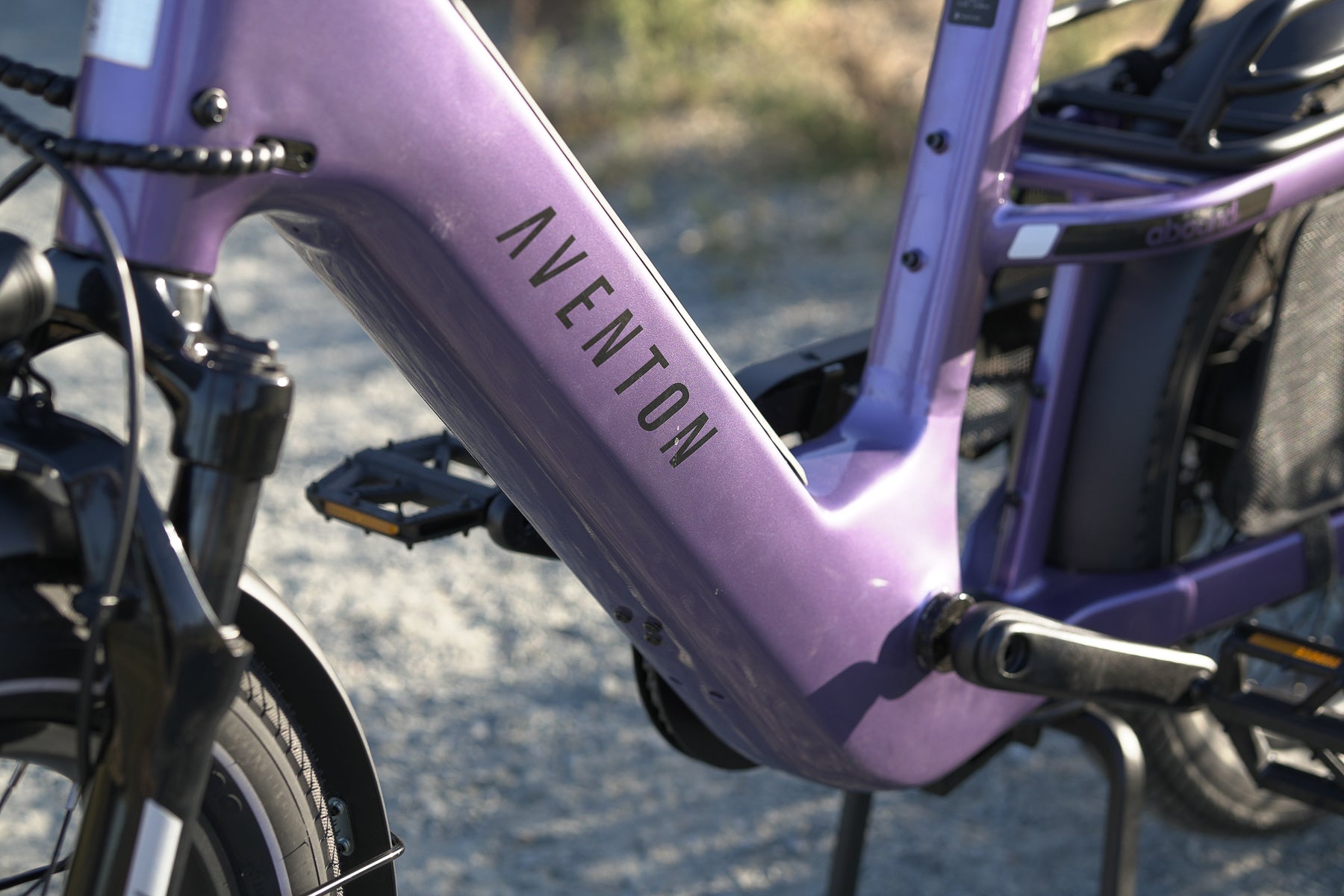 First Ride Review: The Aventon Abound SR Cargo Bike