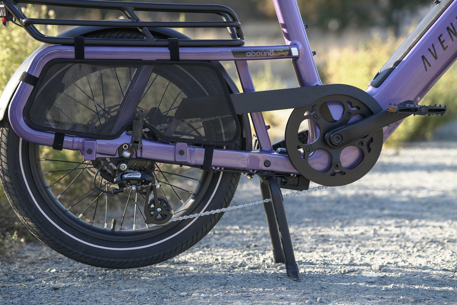 First Ride Review: The Aventon Abound SR Cargo Bike