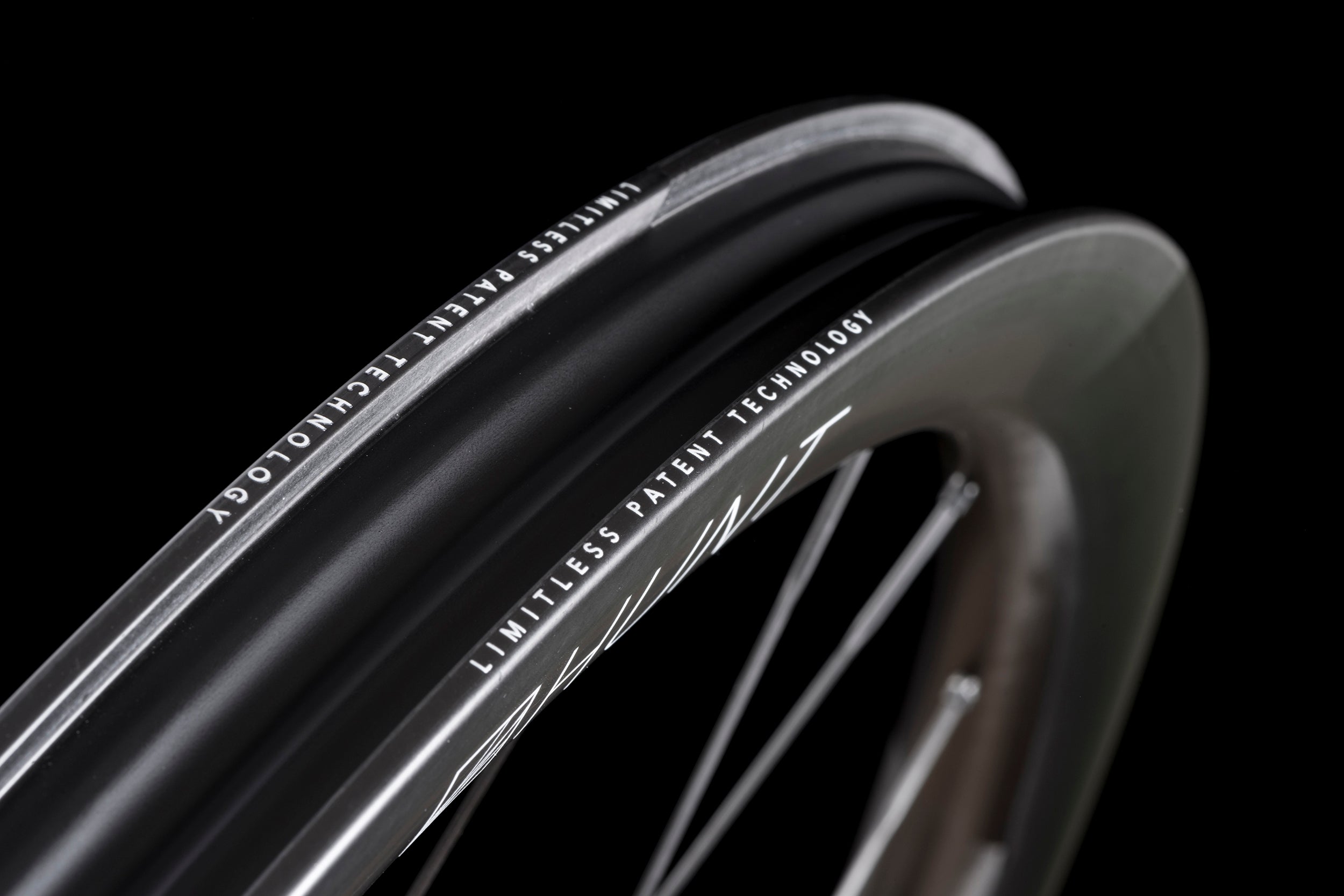 Lighter, Wider, More Aero: The Hunt 40 Limitless Gravel Aero - Velo