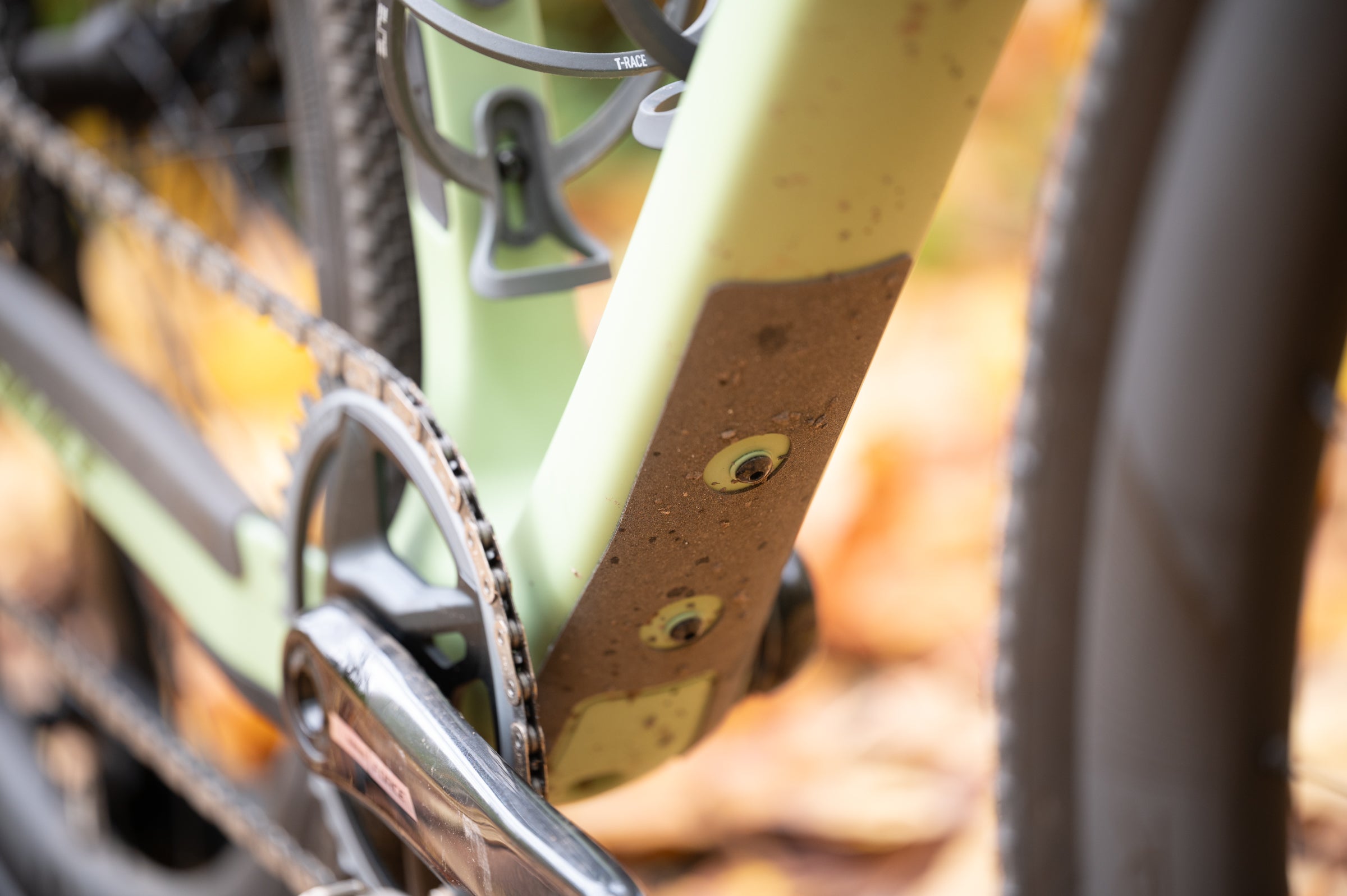 Review: The New Pivot Vault Gravel Bike Is Boring and I Love It - Velo