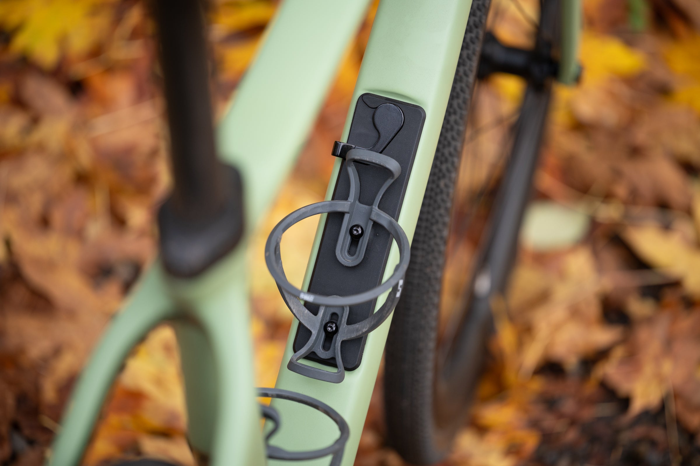 Review: The New Pivot Vault Gravel Bike Is Boring and I Love It - Velo