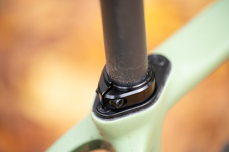 Review: The New Pivot Vault Gravel Bike Is Boring and I Love It - Velo