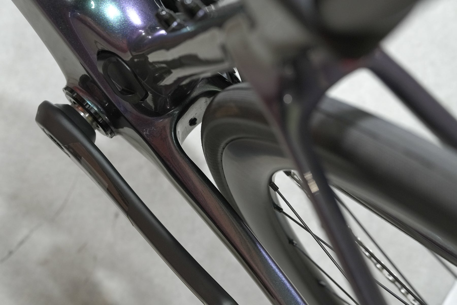 First Ride: The Giant Defy E+ Road Bike Adds a Whole Lot of Pace - Velo