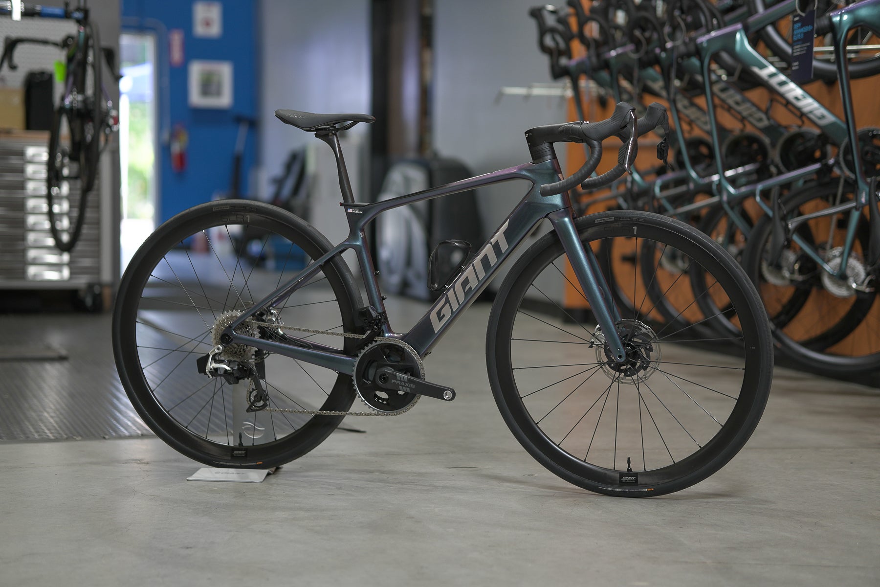 First Ride: The Giant Defy E+ Road Bike Adds a Whole Lot of Pace - Velo