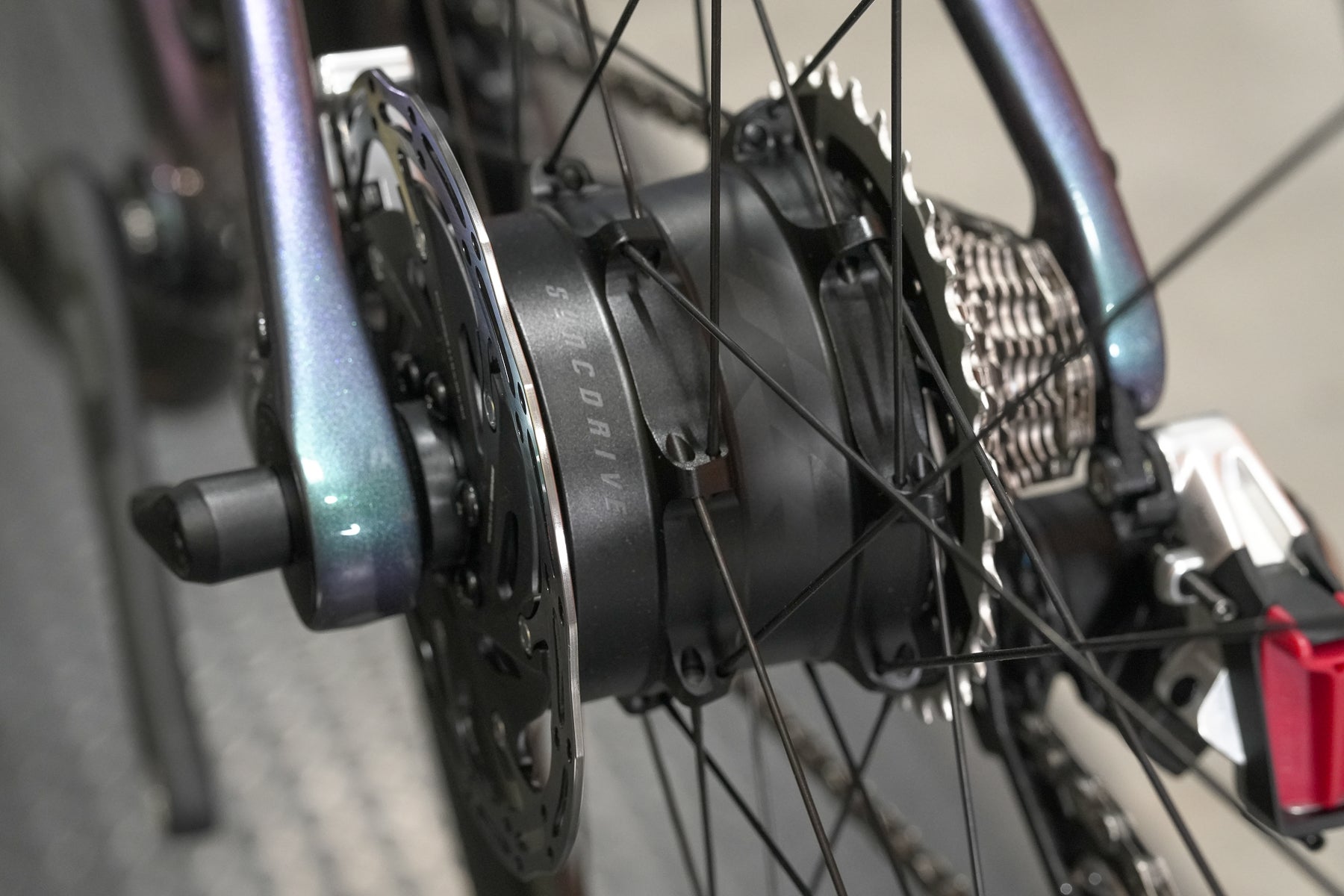 First Ride: The Giant Defy E+ Road Bike Adds a Whole Lot of Pace - Velo