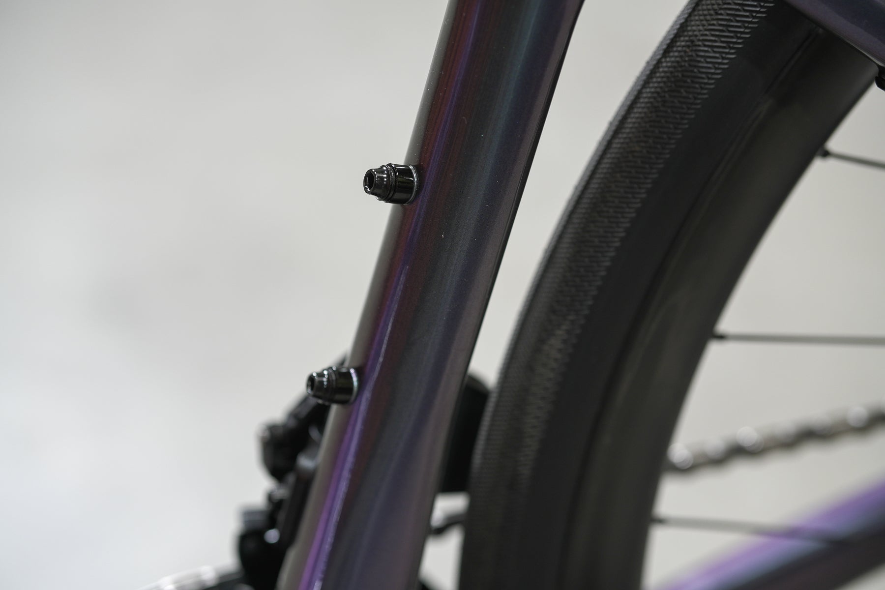 First Ride: The Giant Defy E+ Road Bike Adds a Whole Lot of Pace - Velo