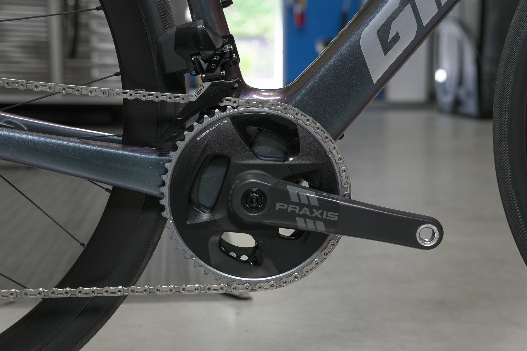 First Ride: The Giant Defy E+ Road Bike Adds a Whole Lot of Pace - Velo