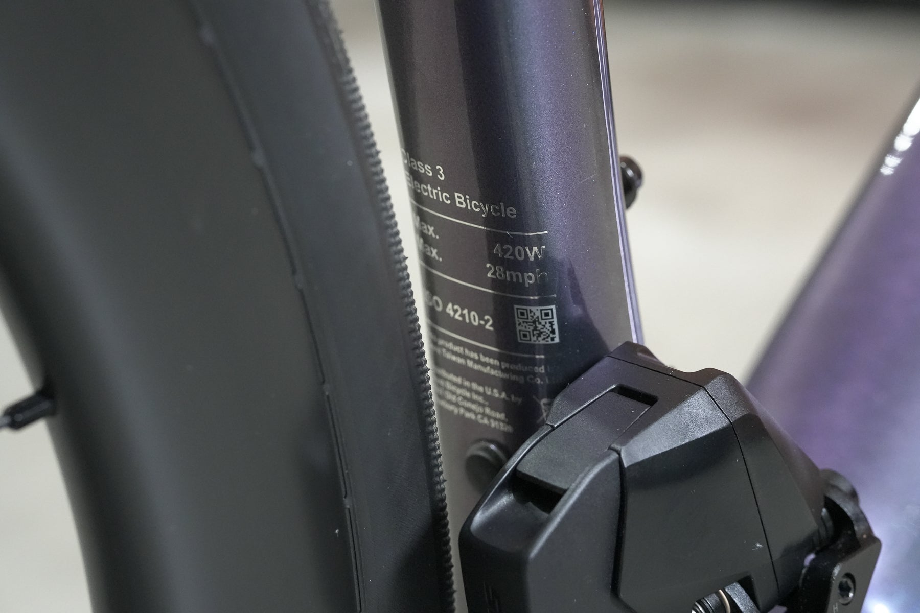 First Ride: The Giant Defy E+ Road Bike Adds a Whole Lot of Pace - Velo