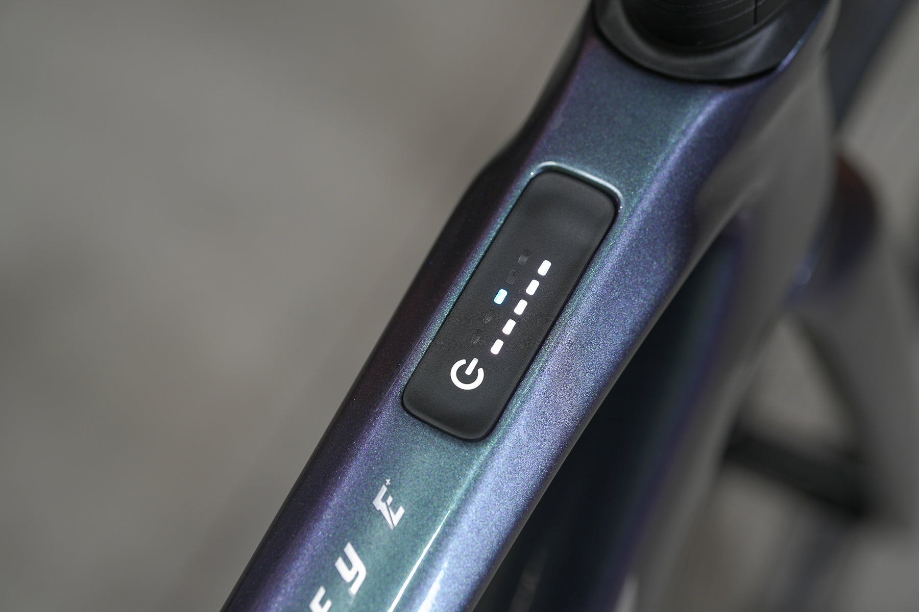 First Ride: The Giant Defy E+ Road Bike Adds a Whole Lot of Pace - Velo