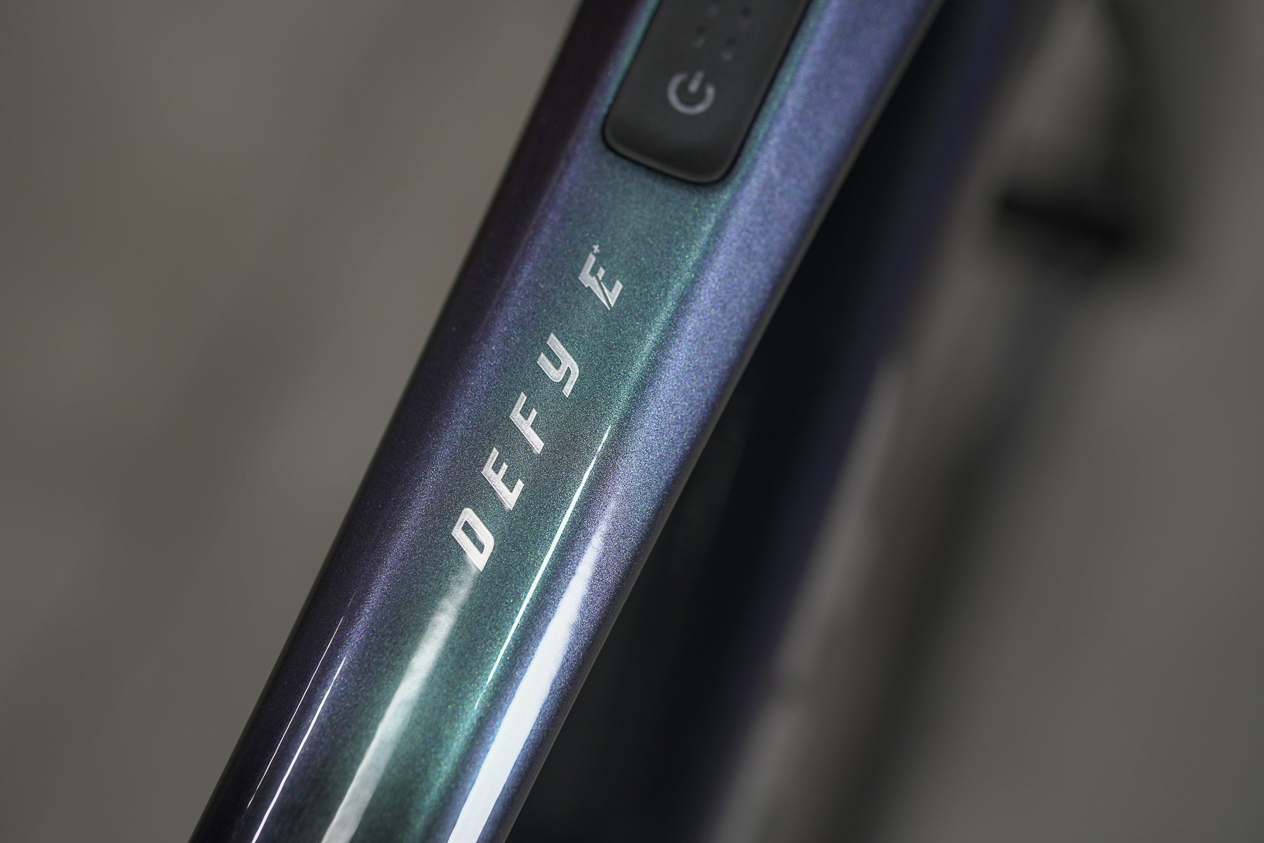 First Ride: The Giant Defy E+ Road Bike Adds a Whole Lot of Pace - Velo