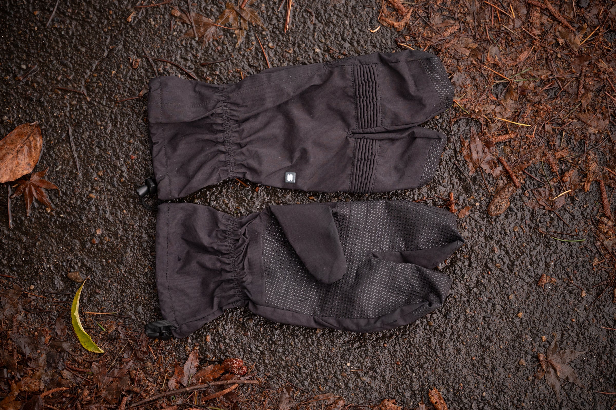 How to protect your hands and feet in cold, wet cycling conditions