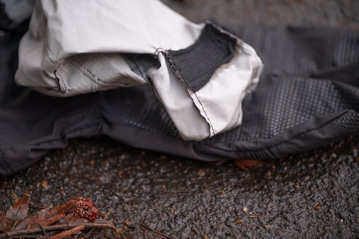 How to protect your hands and feet in cold, wet cycling conditions