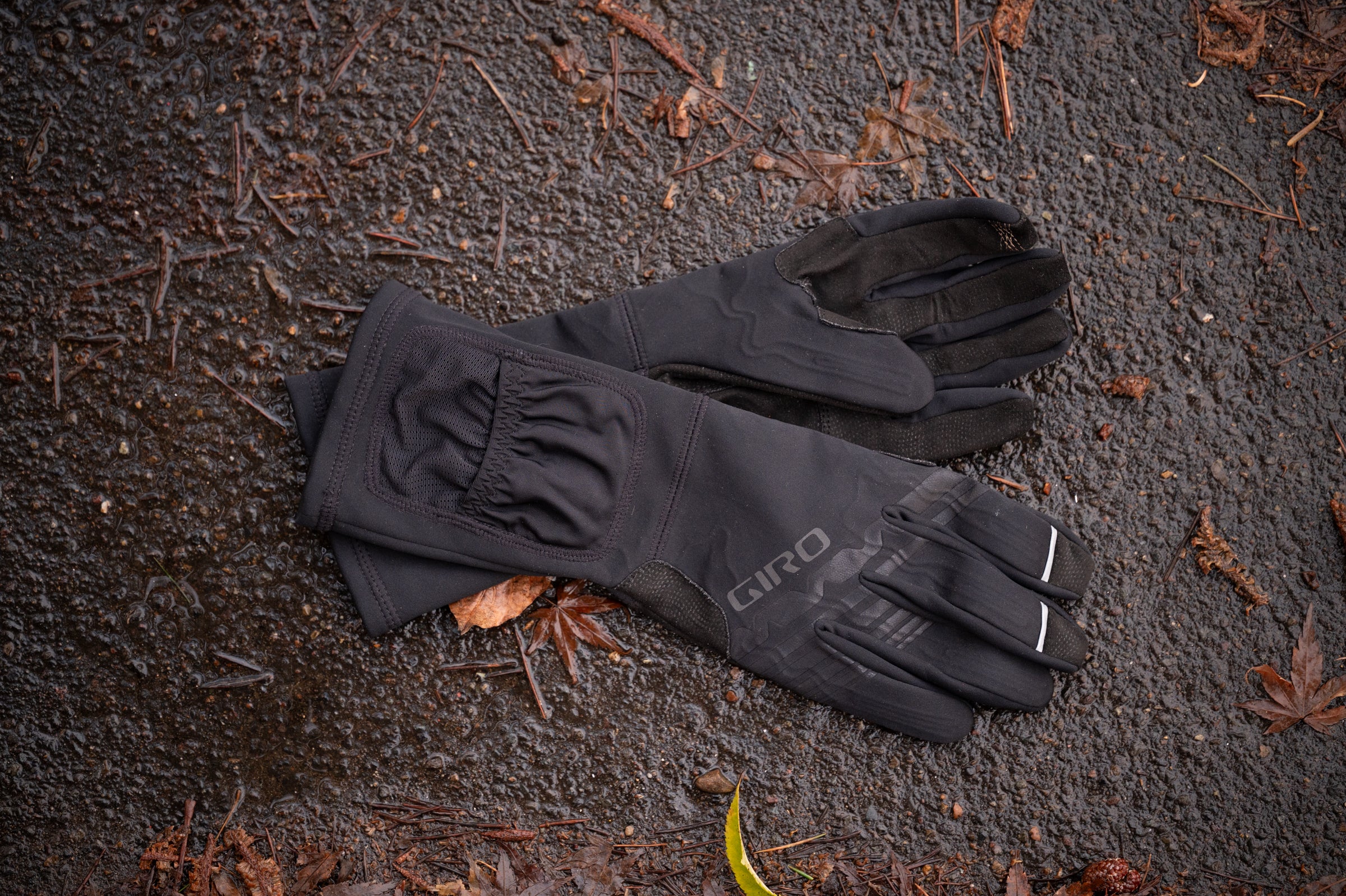 How to protect your hands and feet in cold, wet cycling conditions