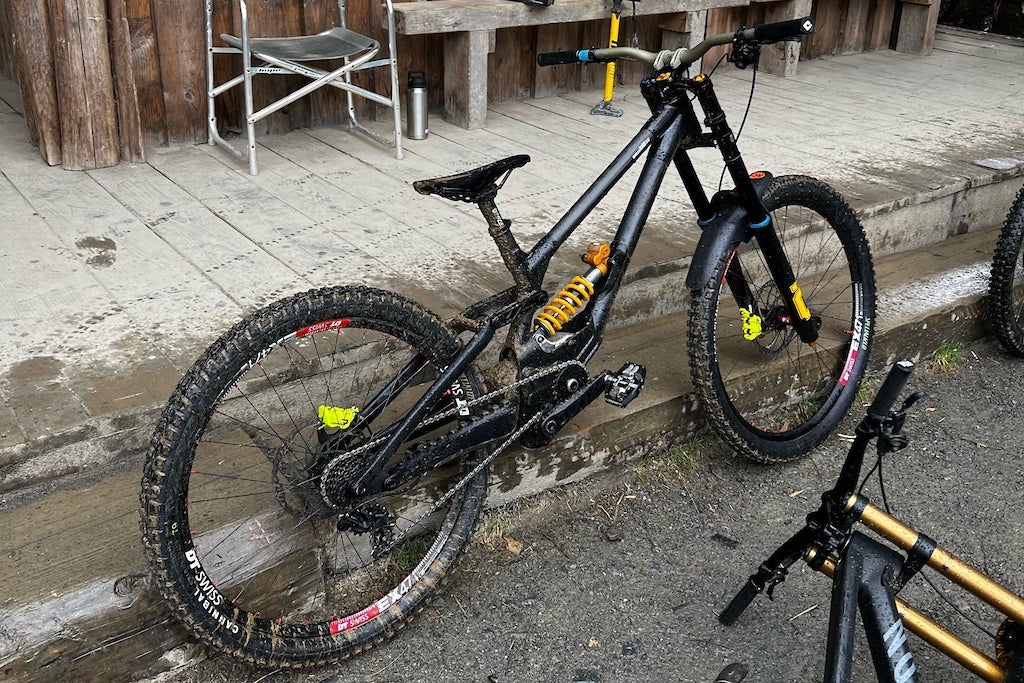 Pinkbike Digest: Why Does This Bike Have Two Chains? - Velo