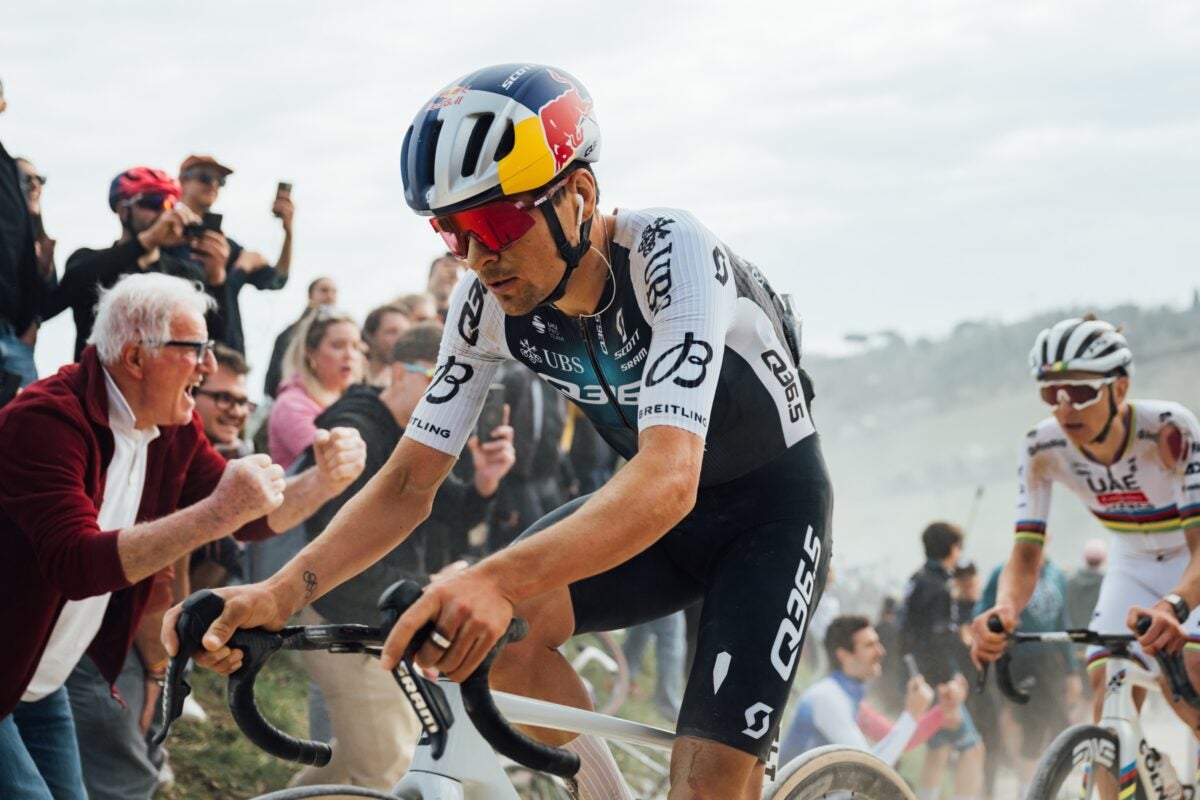 Tom Pidcock Pressures Pogačar in Huge Strade Bianche Ride
