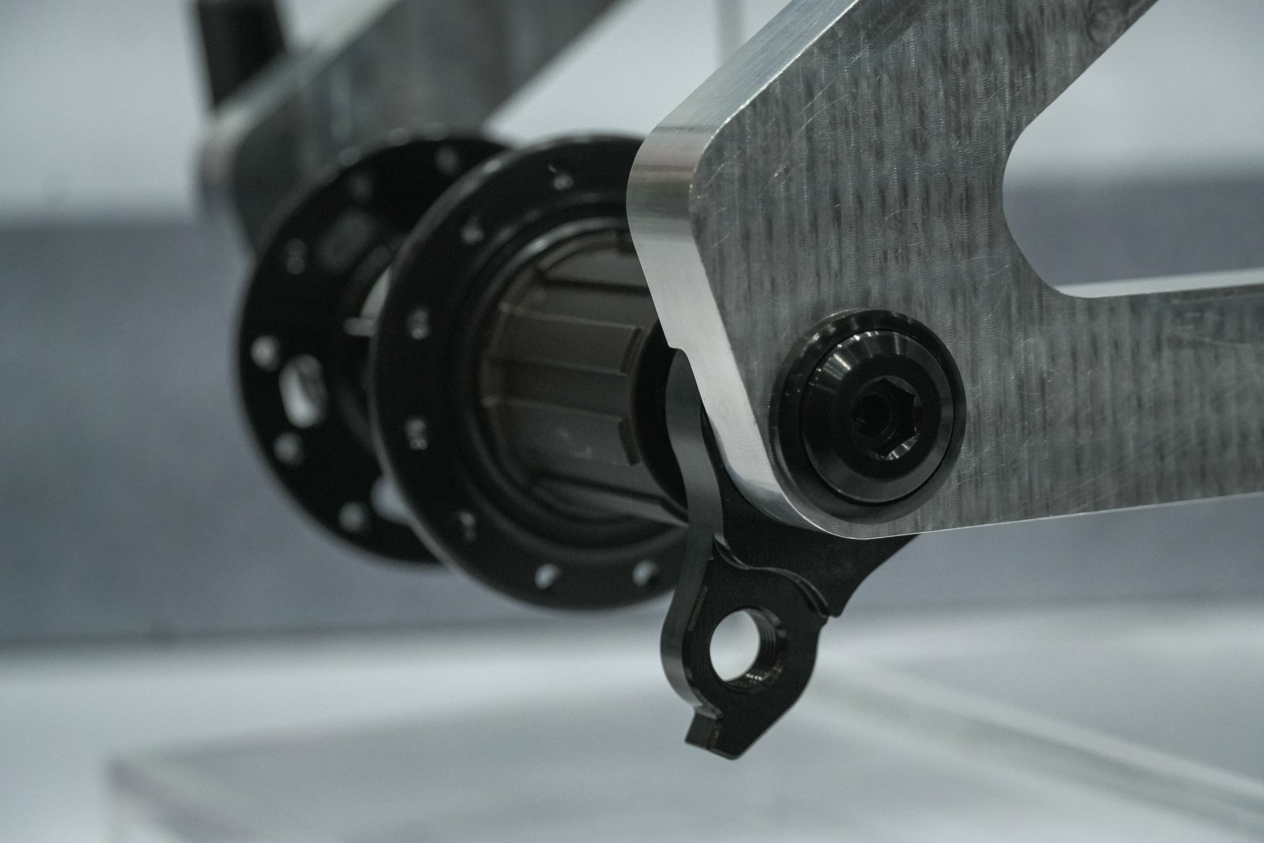 New Axle Standard Is All About Making Quick Release Axles Work with Thru Axle Frames: Taipei ...
