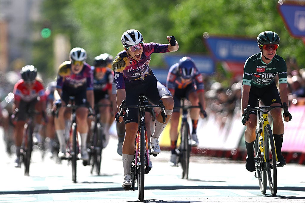 La Vuelta Femenina Stage 3: Gerritse Wins, Snatches Lead after Echelon ...