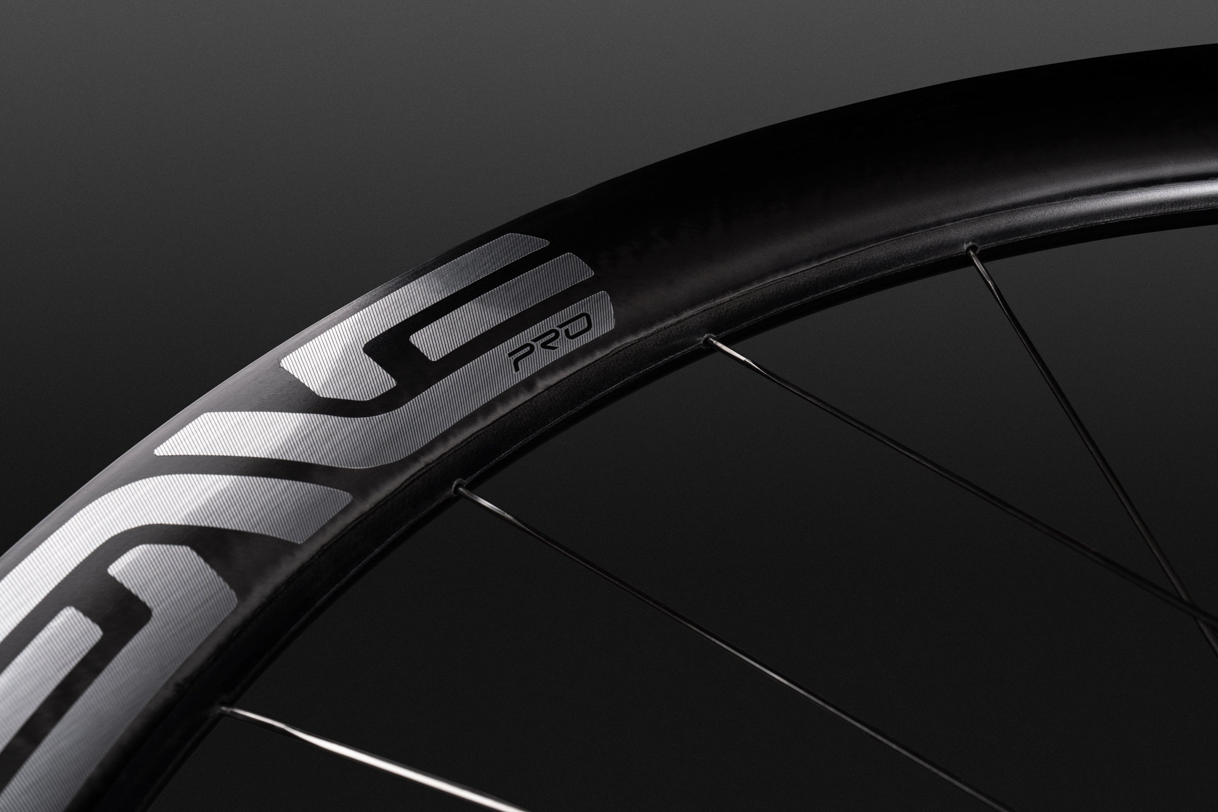 Enve SES 4.5 Pro Delivers a Double Take at 1295 Grams With a Hooked Bead - Velo