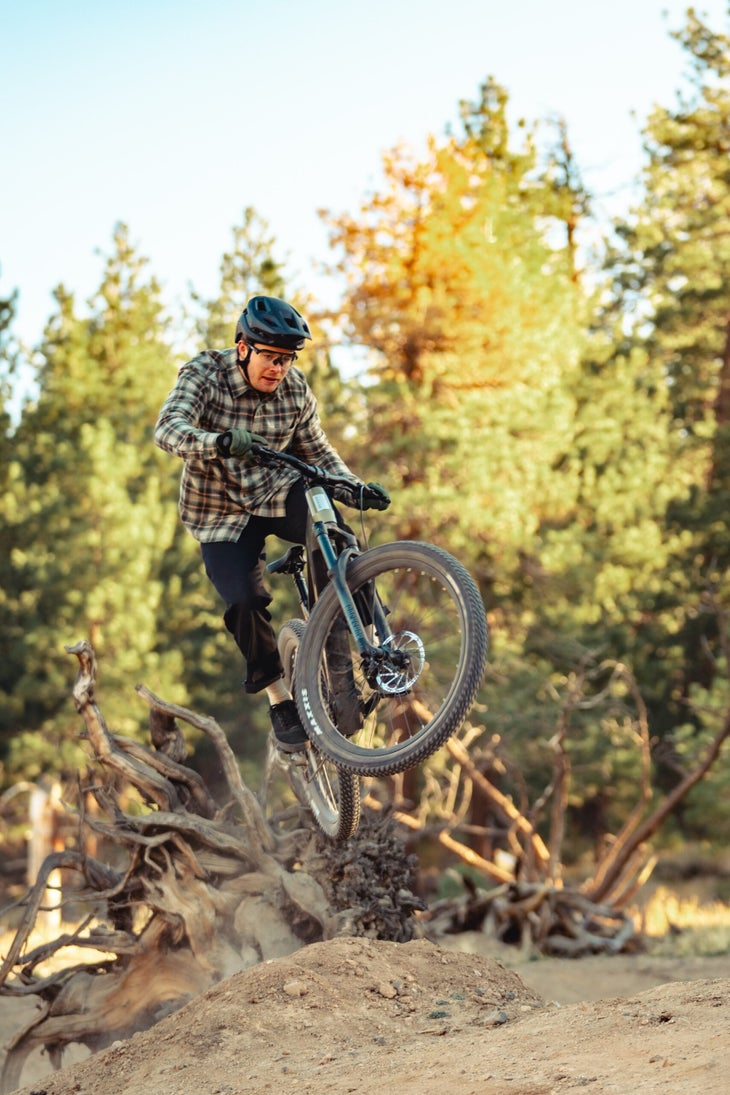 The Aventon Ramblas E-Mountain Bike Is Trail-Tested and Road-Ready - Velo