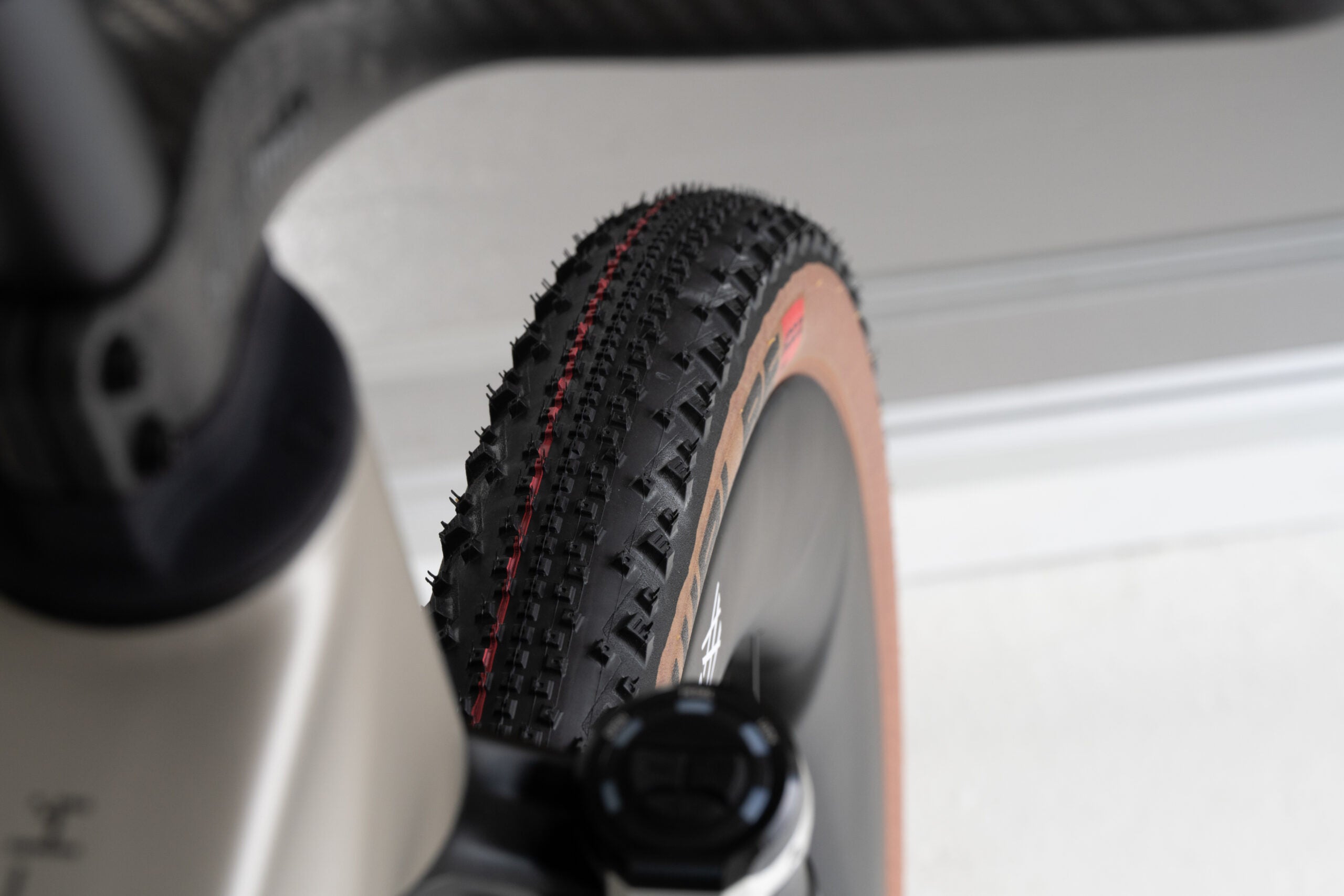 These Wild Prototype Gravel Wheels Push Wide Rims to the Limit - Velo