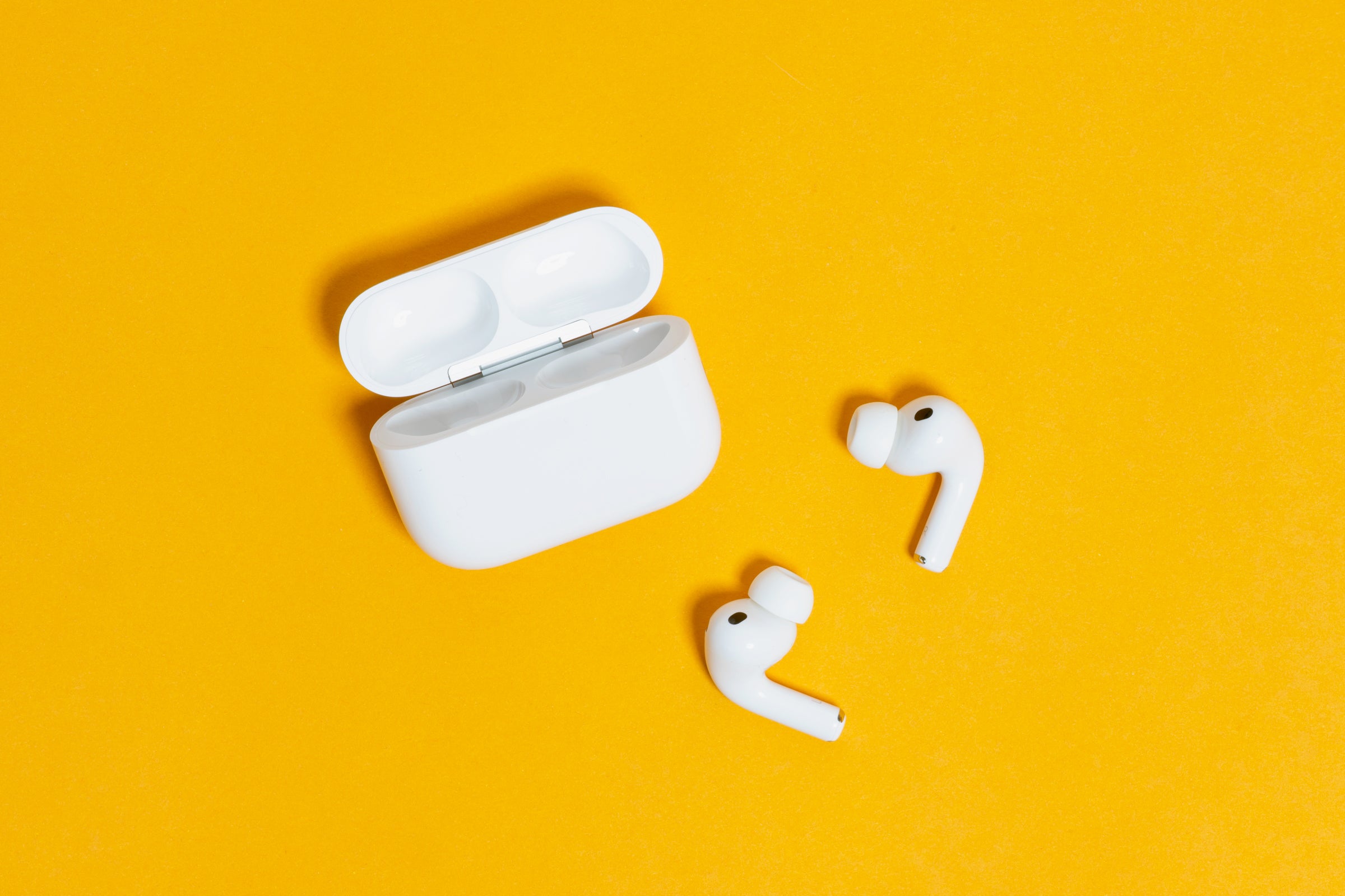 Best Headphones for Cycling 2026: Safety, Sound & Awareness