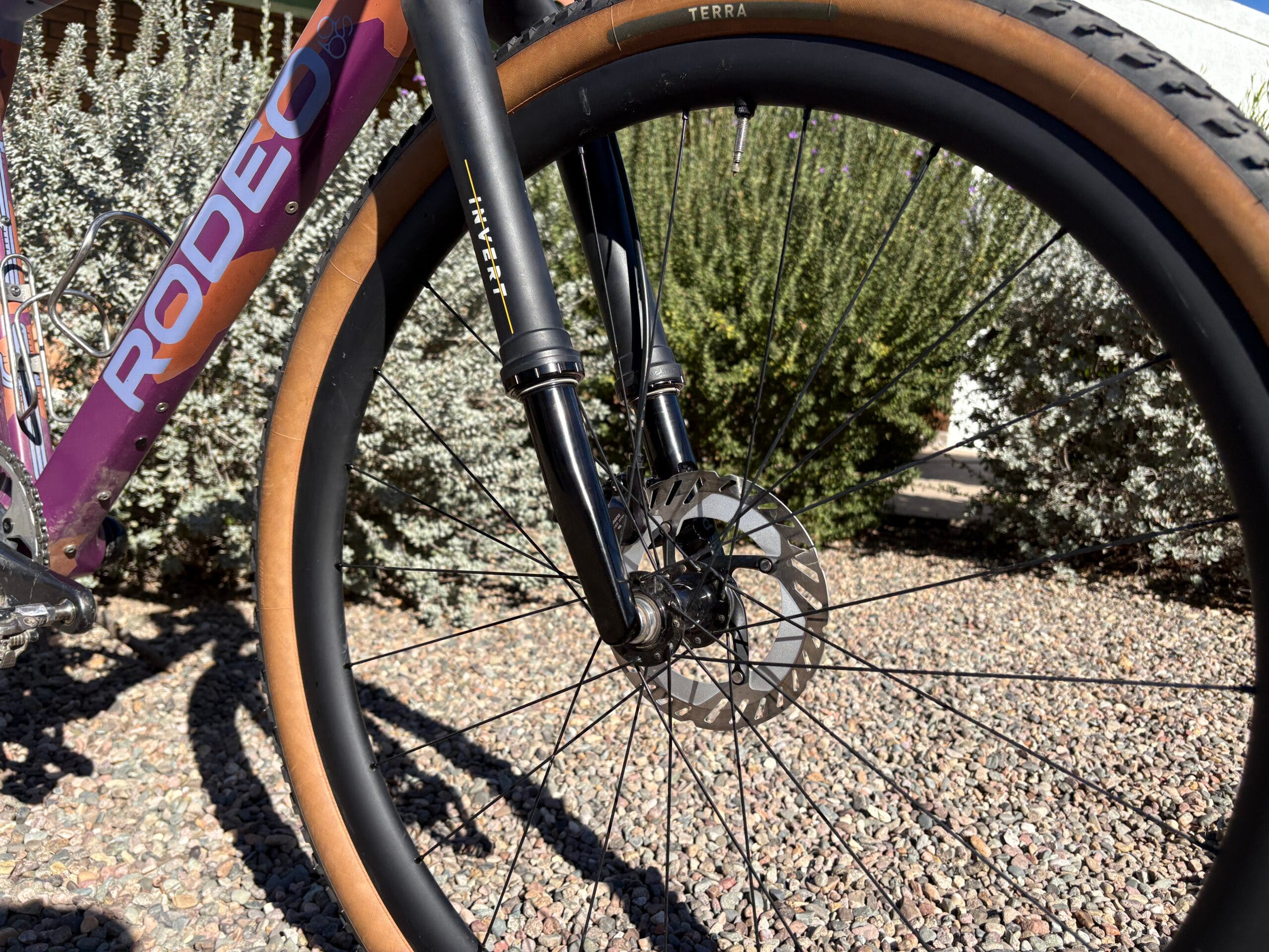 Gravel Suspension Battle: The 3 Best Gravel Forks Compared
