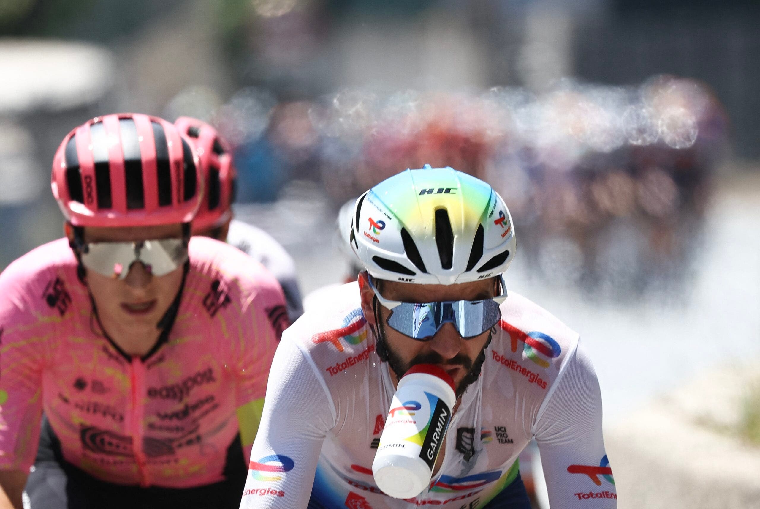 UCI to Pro Cyclists: Stop Peeing in Your Bidons
