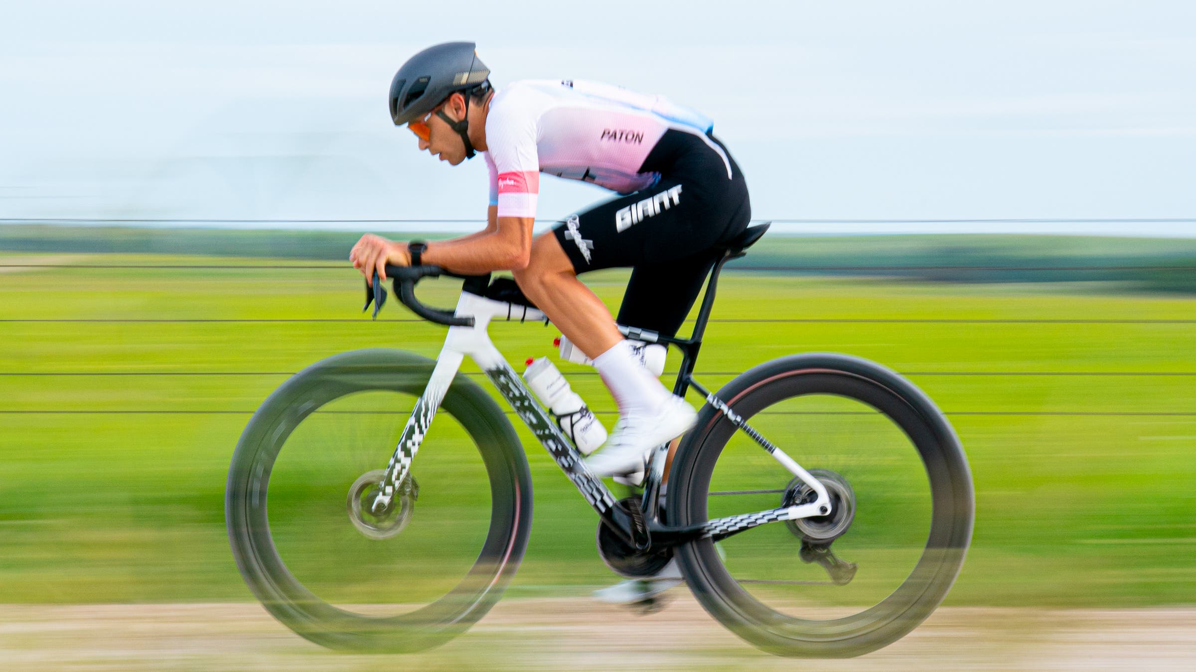 Giant and Liv Update the Revolt and Devote Into Gravel Speed Machines